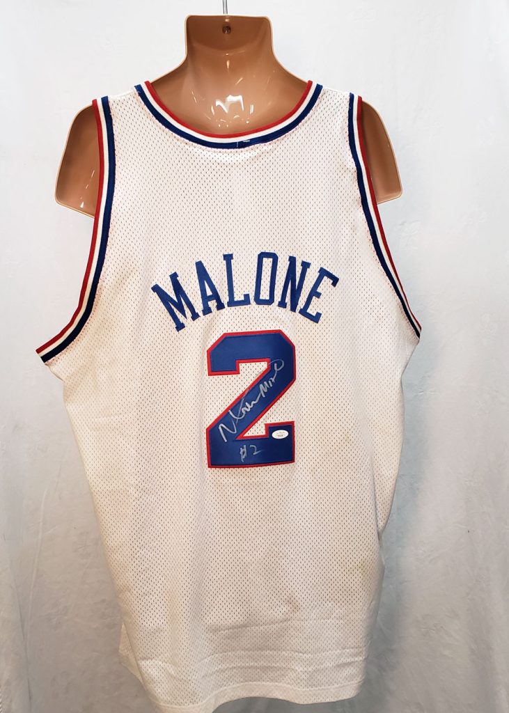 Moses Malone Signed Jersey JSA PP55756 - SWIT Sports